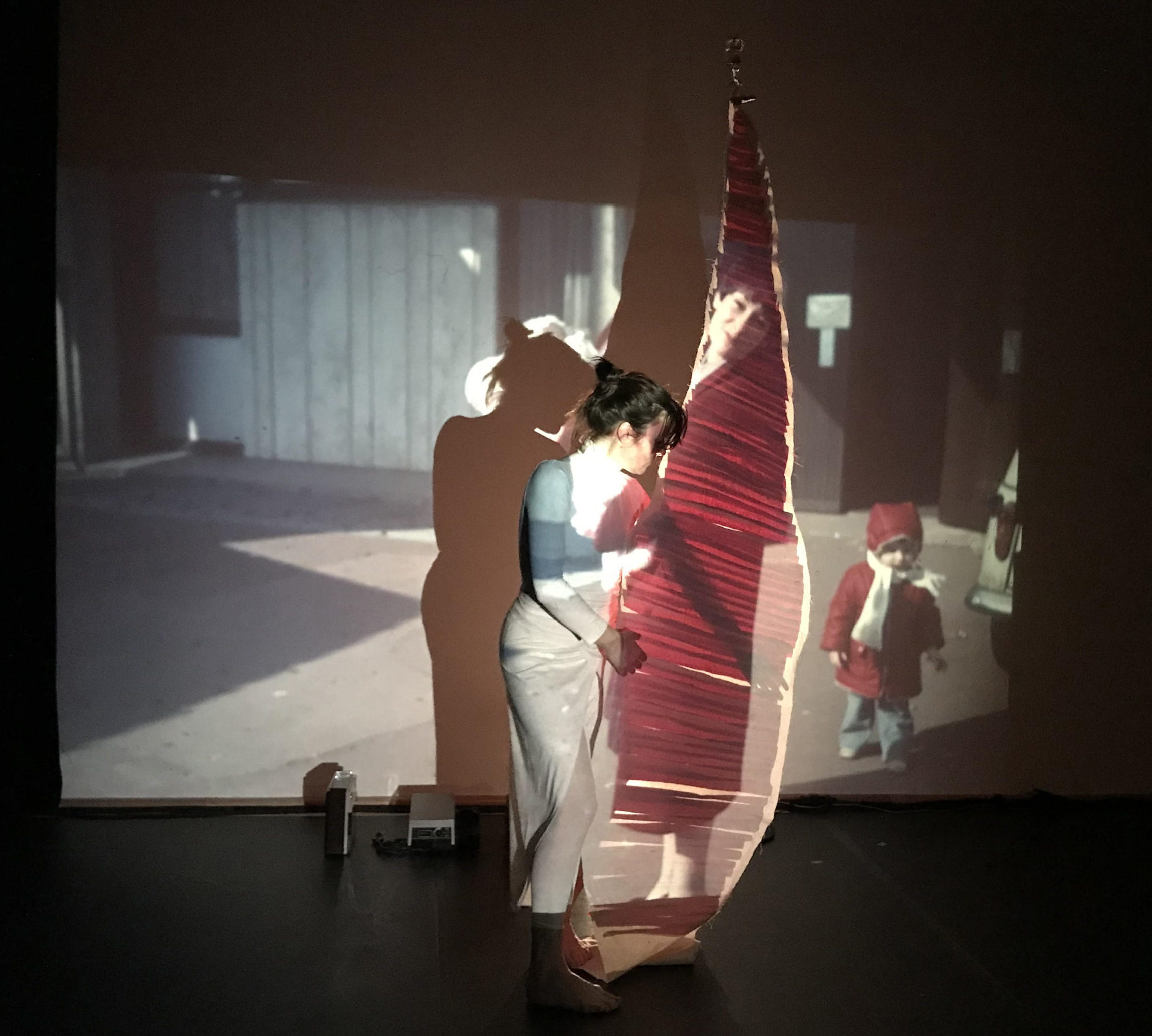 Spectacle à visiter - Robe mOvie de la cie Le Stupéfiant Image ...